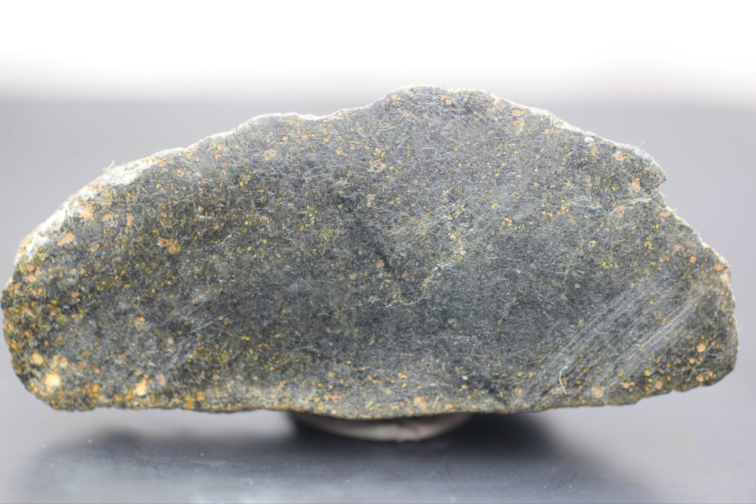 Météorite lunaire basalte 986 g - MZ METEORITES